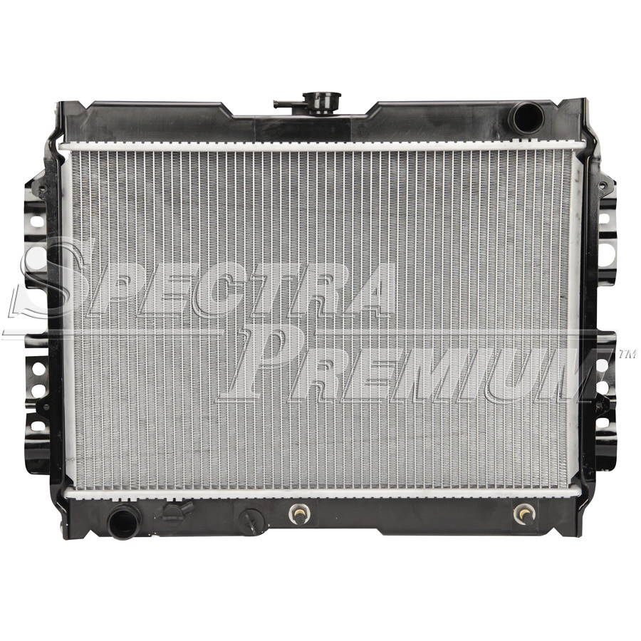Radiador para Mazda B2000 Mazda B2200 Marca SPECTRA Número de Parte CU865